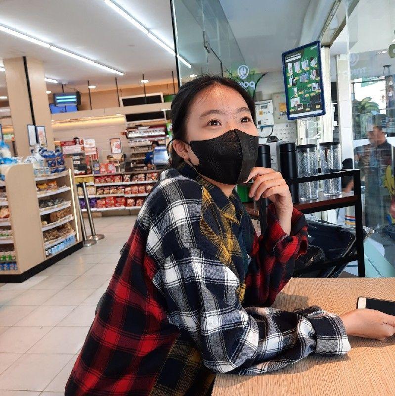 Posting Elisa Christie|Lemon8