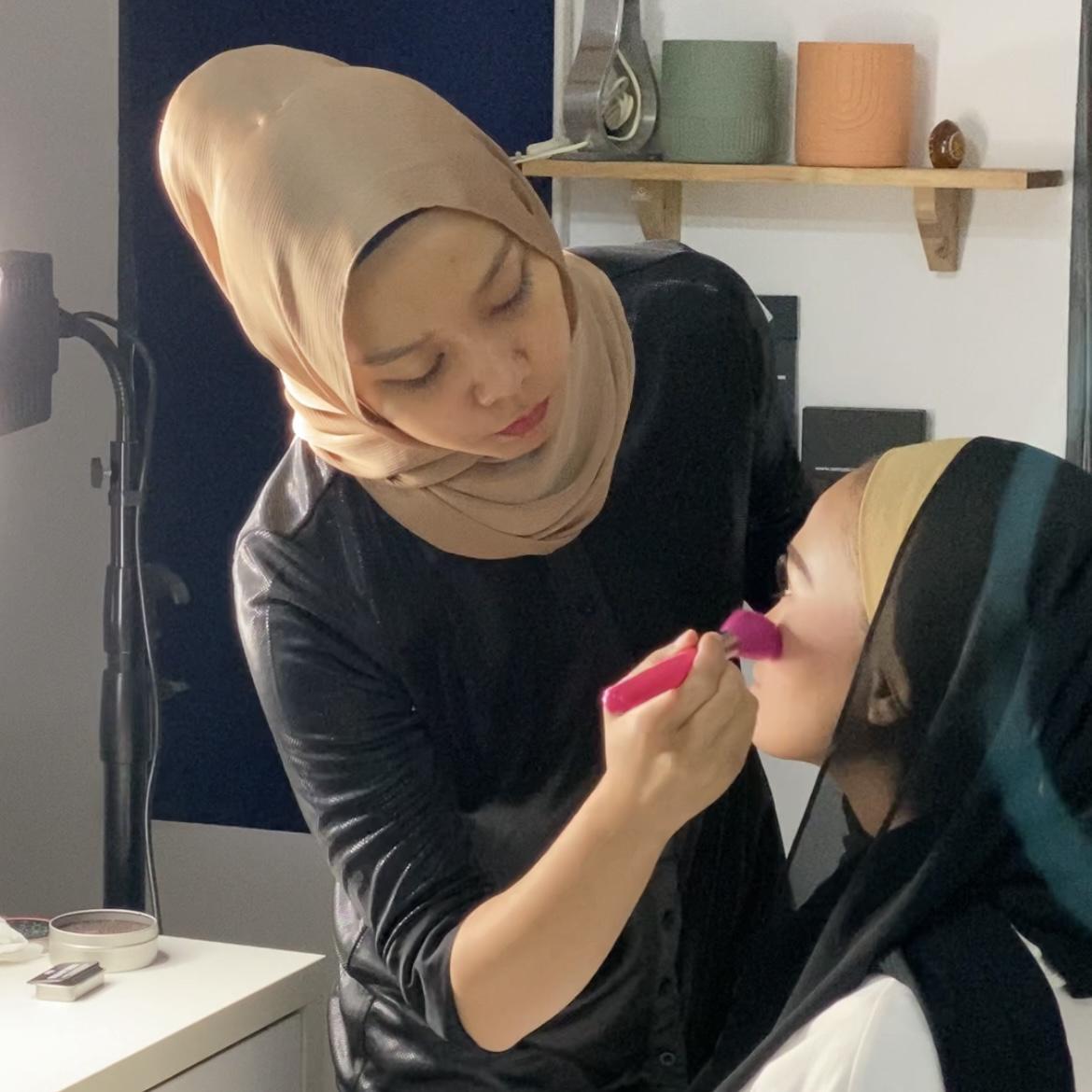 Posting Makeup by Dia|Lemon8