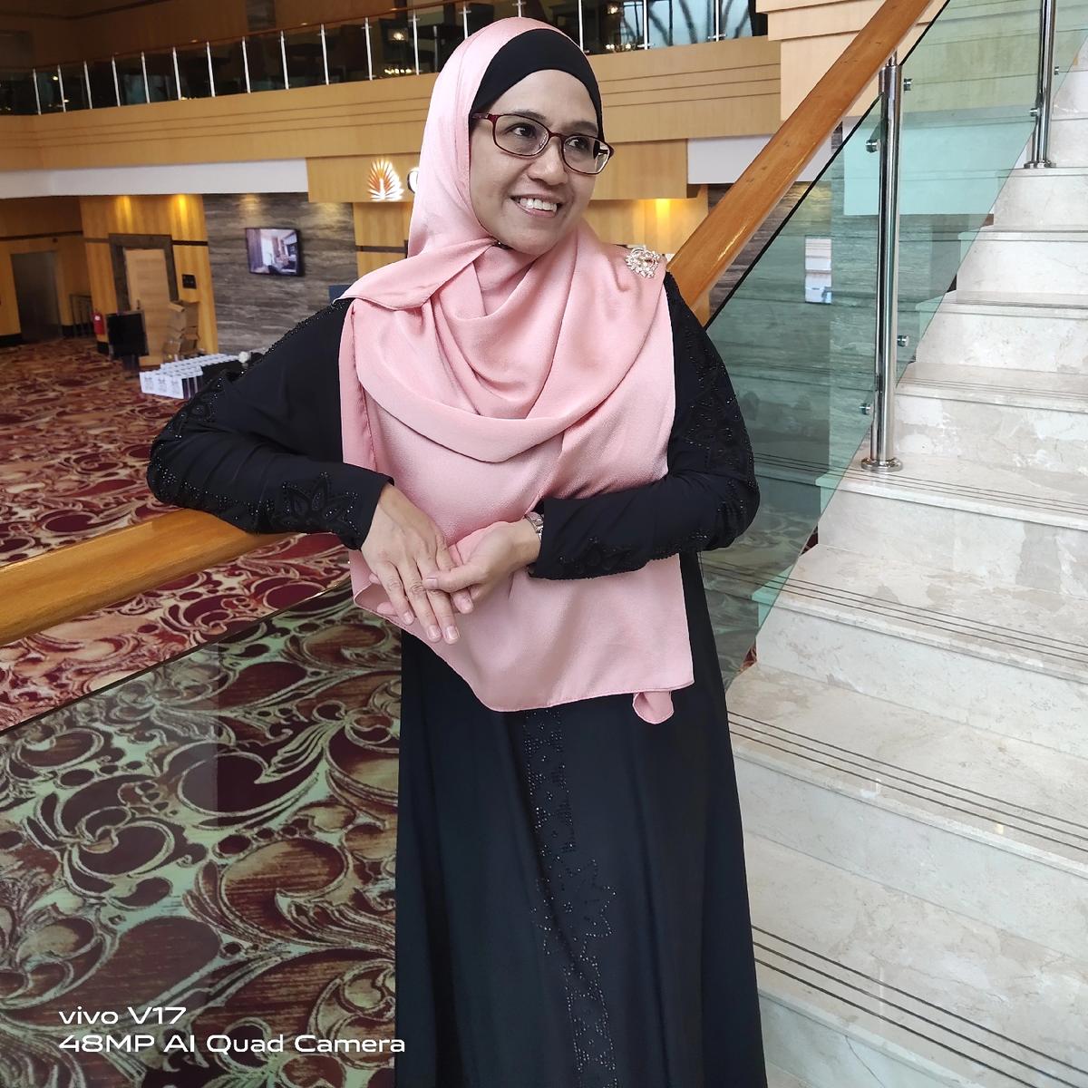 Siarkan Hartini Che Hat|Lemon8