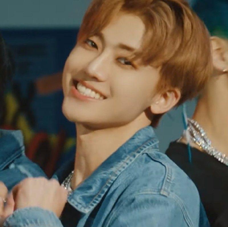 Posting hyena|Lemon8