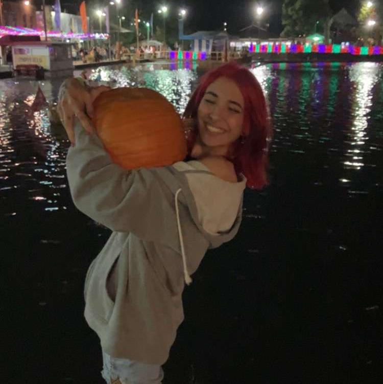 โพสต์ ของ emilee jones|Lemon8