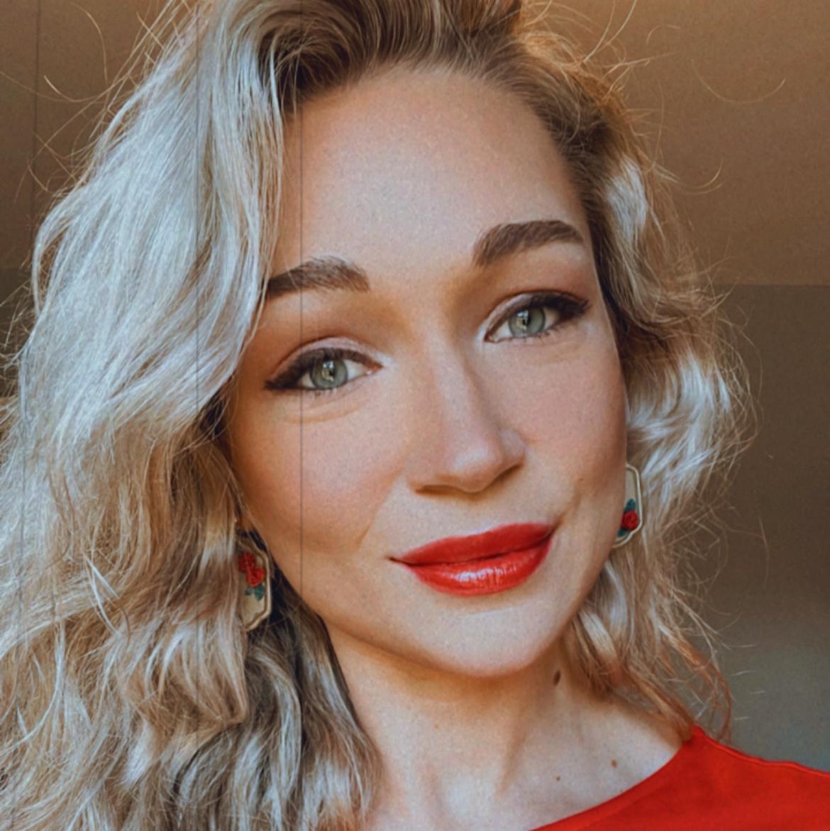 Posting Laura V.|Lemon8